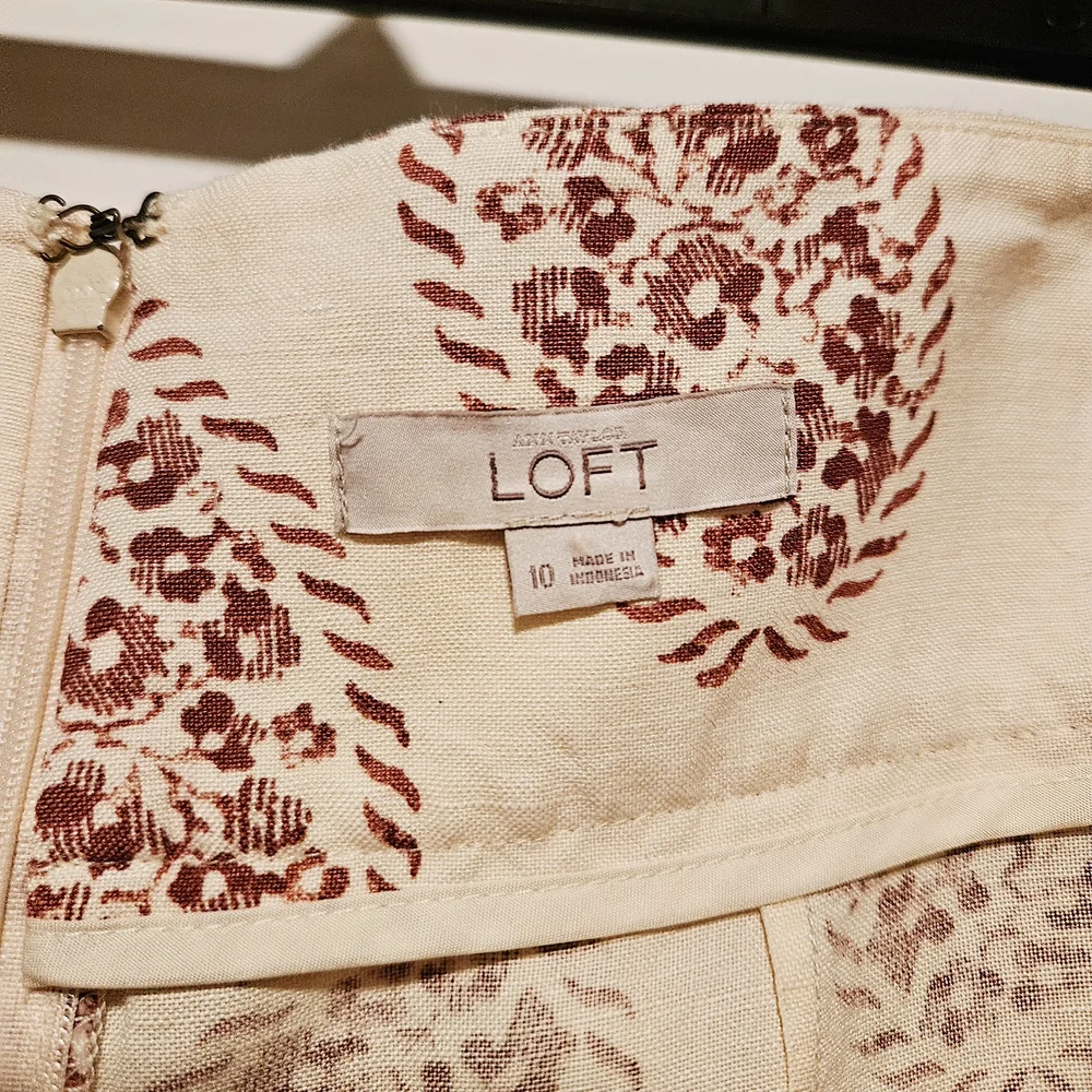 LOFT | Skirts | Loft Cream Mini Skirt With Red Paisley Pattern | Poshmark